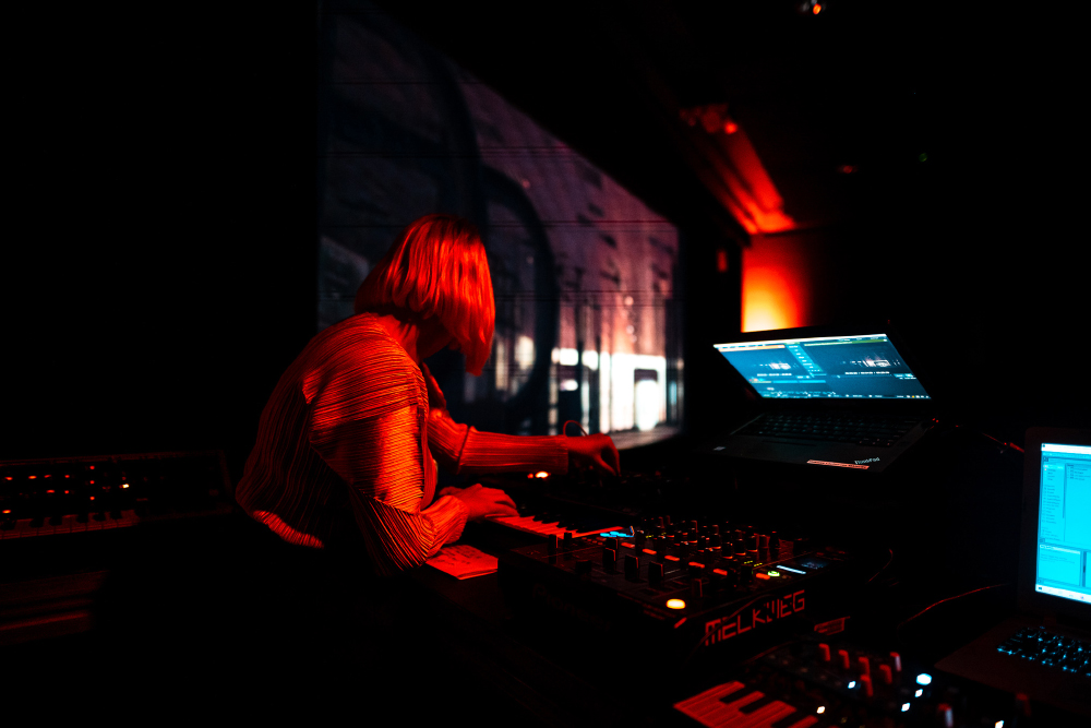CLUB LAB: FIBER / INTERCEPT / LI-MA - LIVE A/V | Melkweg Amsterdam